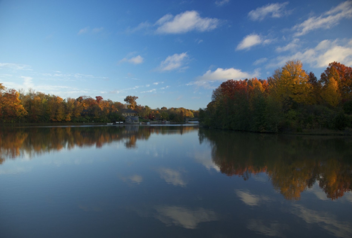 Approximately how many gallons of water do you think are in Sharon Lake ...